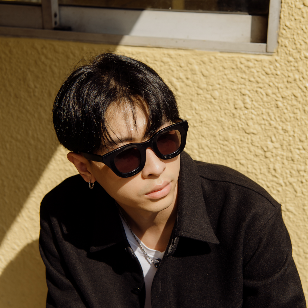 DAIMEN SUN – CLICK GLASSES